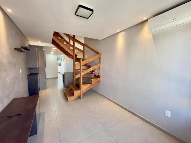 Sobrado com entrada individual e espaço gourmet
