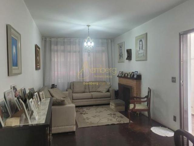 Sobrado, COM ENTRADA LATERAL, QUINTAL E CHURRASQUEIRA!