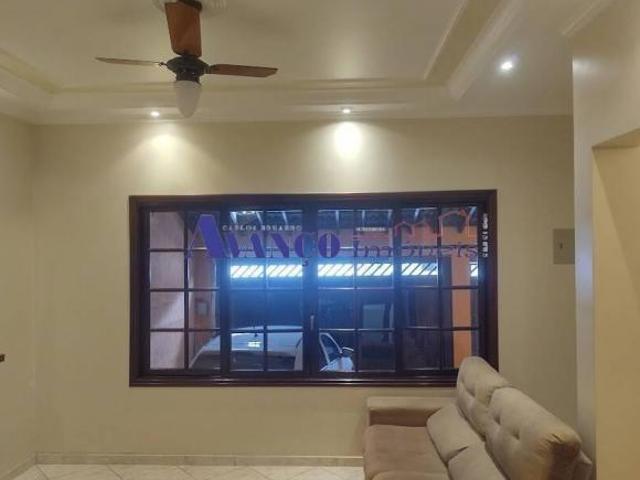 Sobrado com excelente acabamento na Vila Jeriva em Várzea Paulista