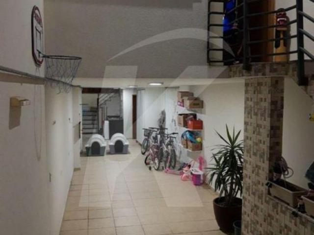 Sobrado com Excelente Localização a 600m do Metrô Tucuruvi! com 3 dormitórios, 4 vagas de garagem