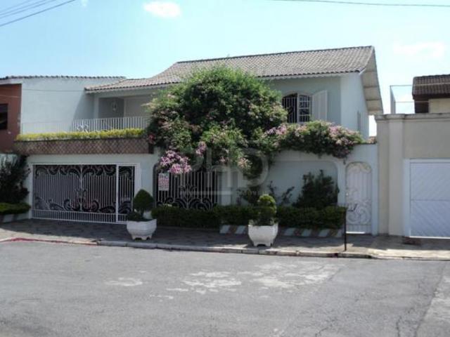 Sobrado com excelente localização no Jardim Village Nova Petrópolis