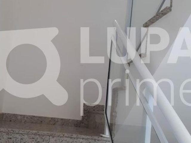 SOBRADO COM FINO ACABAMENTO Á VENDA EM PIRITUBA
