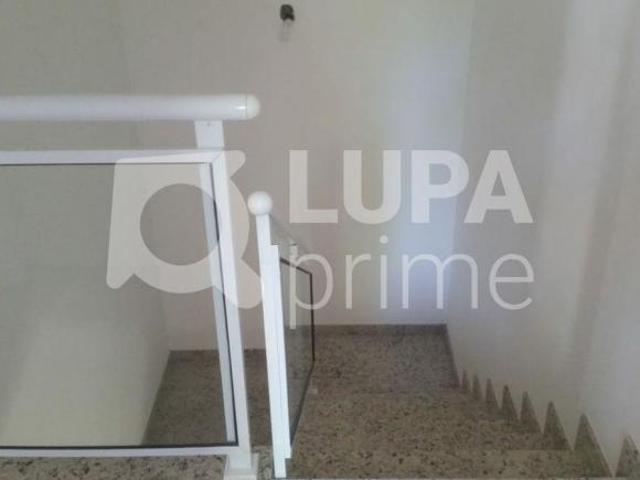 SOBRADO COM FINO ACABAMENTO Á VENDA EM PIRITUBA