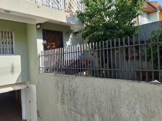 Sobrado com garagem no subsolo, com 201 m² com 3 quartos à venda no Bairro Boa Vista
