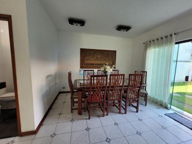 Sobrado com jardim, 4 dormitórios e área de lazer