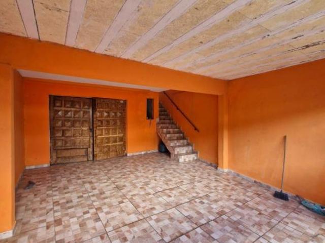 SOBRADO COM OTIMA LOCALIZAÇÃO * AGENDE SUA VISITA