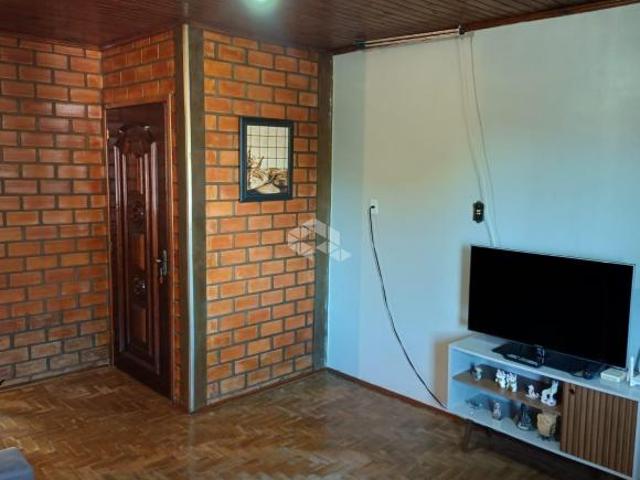 SOBRADO COM PÁTIO E PONTO COMERCIAL ALUGADO