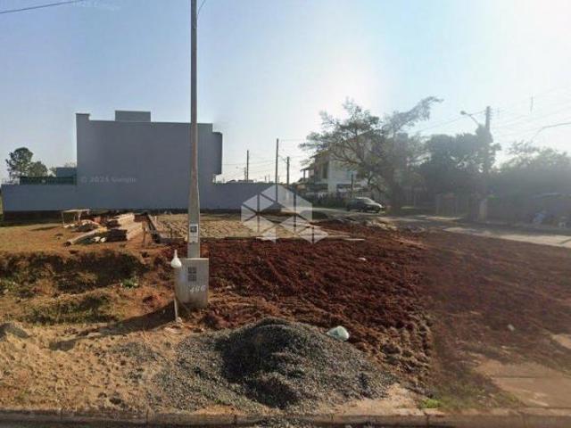 Sobrado com Pátio Frente e Fundos no Bairro Vista Alegre