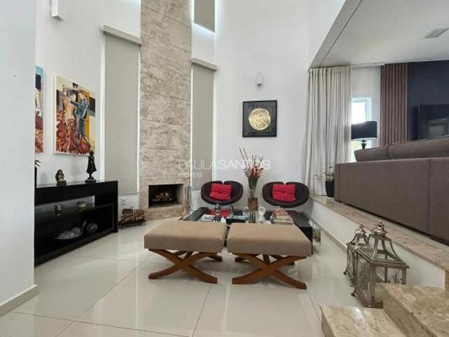 Sobrado com Piscina, mobiliado a venda em Condomínio no Alto da Boa Vista