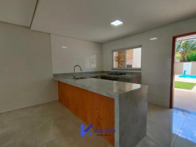 Sobrado com piscina no Atami