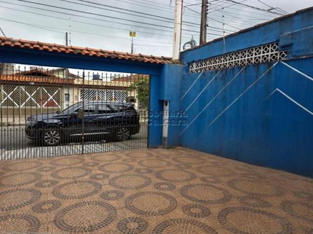 Sobrado com piscina, no Bairro Caiçara, á 800 metros da praia!
