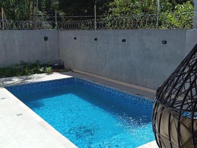 Sobrado com piscina no Jardim Simus