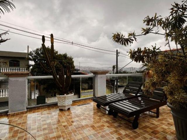 Sobrado com piscina no Taboão da serra