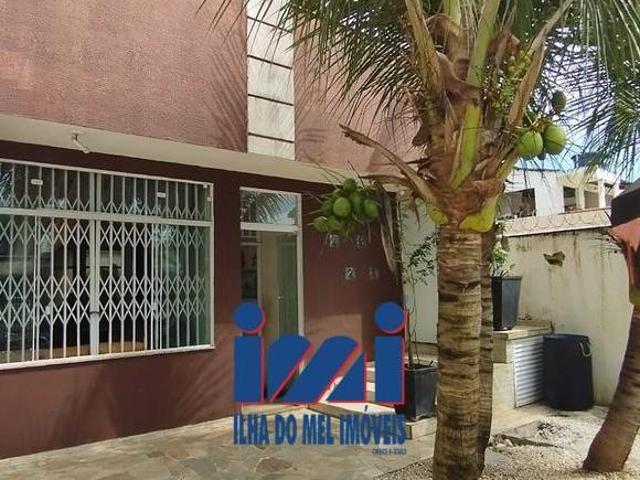Sobrado com piscina a venda no centro de Guaratuba