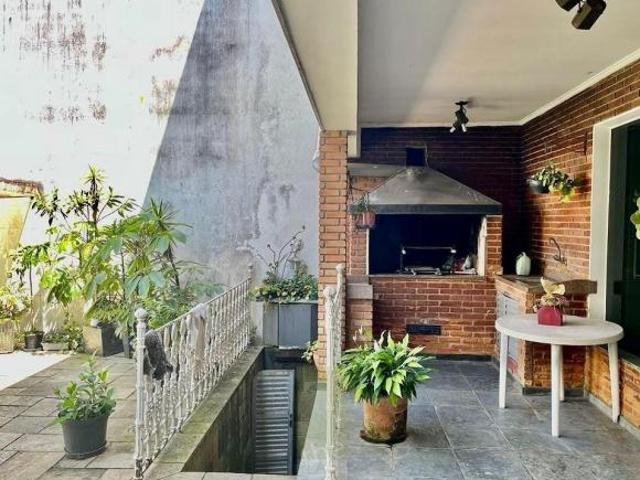 SOBRADO COM PISCINA À VENDA NO BROOKLIN