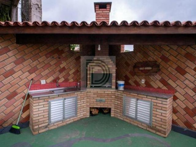 Sobrado com Piscina Bonfiglioli