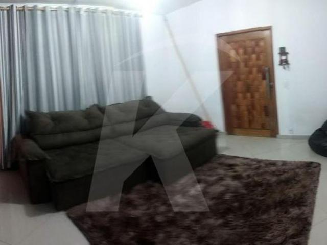 Sobrado com piscina, com 2 dormitórios e 2 vagas na Vila Medeiros