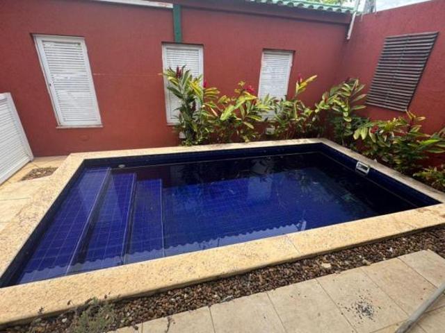 Sobrado com piscina e 9 dormitórios 8 suítes a 300 metros da praia Itanhaém/SP