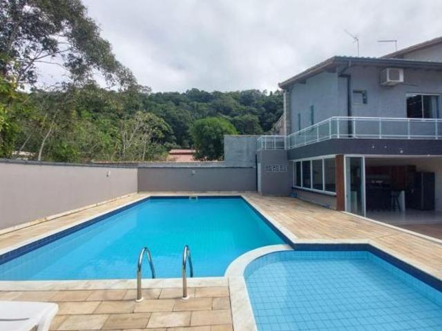 Sobrado com piscina e Cozinha Gourmet na Massaguaçu Caraguatatuba Sp 360m²