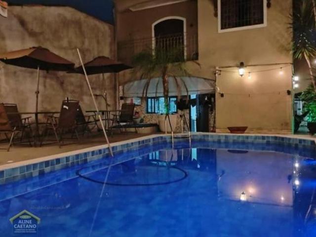 Sobrado com Piscina e Área Gourmet no Caiçara Cód: ACT3497