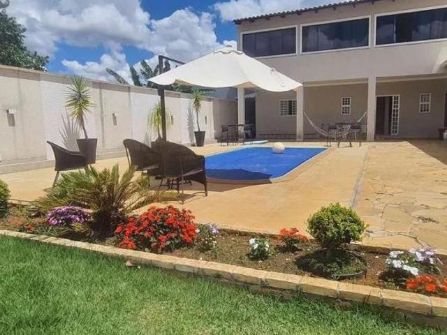 Sobrado com piscina e área gourmet