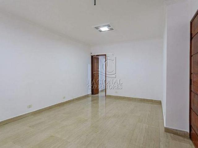 Sobrado com piscina e espaço gourmet à venda na Vila Camilópolis – 207m²