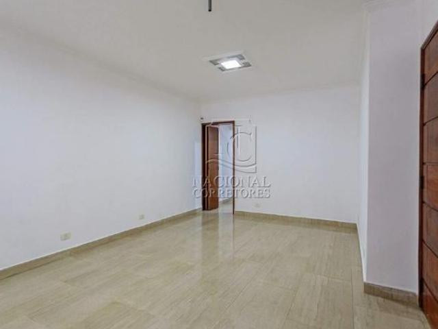 Sobrado com piscina e espaço gourmet à venda na Vila Camilópolis – 207m²
