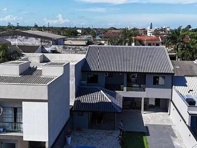 Sobrado com Piscina em Matinhos 50m do mar