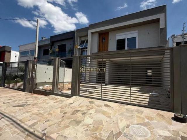 Sobrado com Piscina em Mont Serrat, Canoas Venda