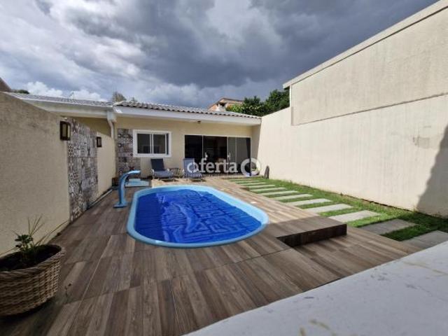 Sobrado com piscina em Araucária
