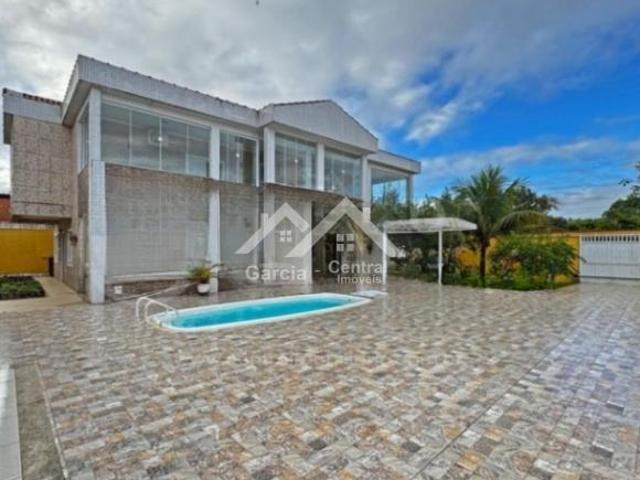 Sobrado com Piscina em Peruíbe