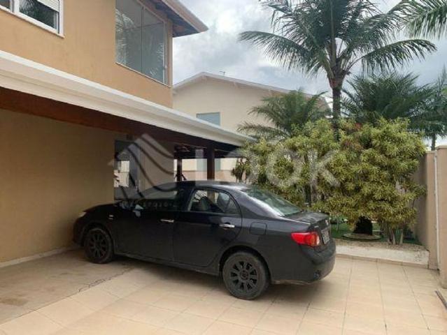 Sobrado com piscina para venda