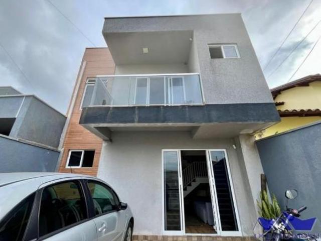 SOBRADO COM PISCINA PRÓXIMO DA PRAIA