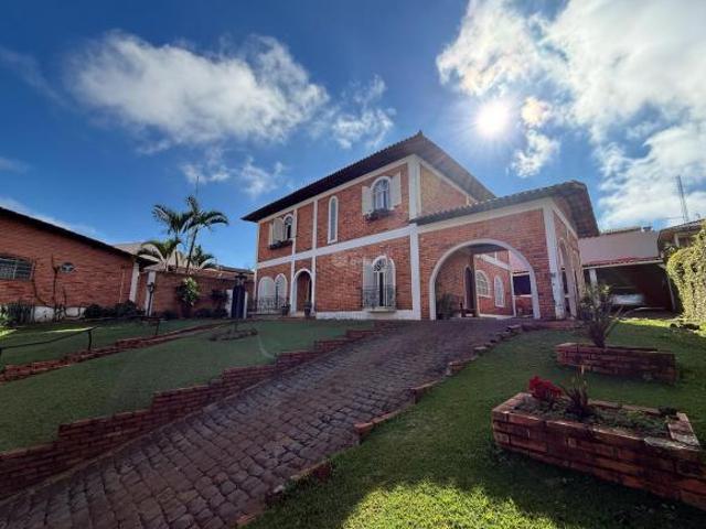 SOBRADO COM PISCINA TERRENO DE 993M² À VENDA NA VL. VERA CRUZ EM APUCARANA