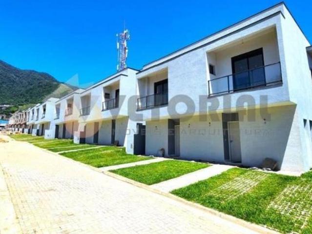 Sobrado com Piscina, 3 Suítes São Francisco em São Sebastião