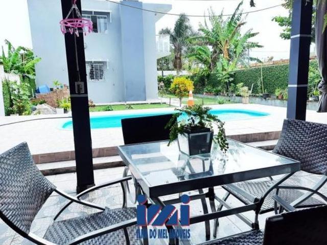 Sobrado com piscina, 4 dormitórios, Shangri lá