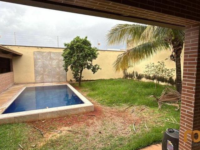 Sobrado com Piscina 4 quartos no Jd Atlântico