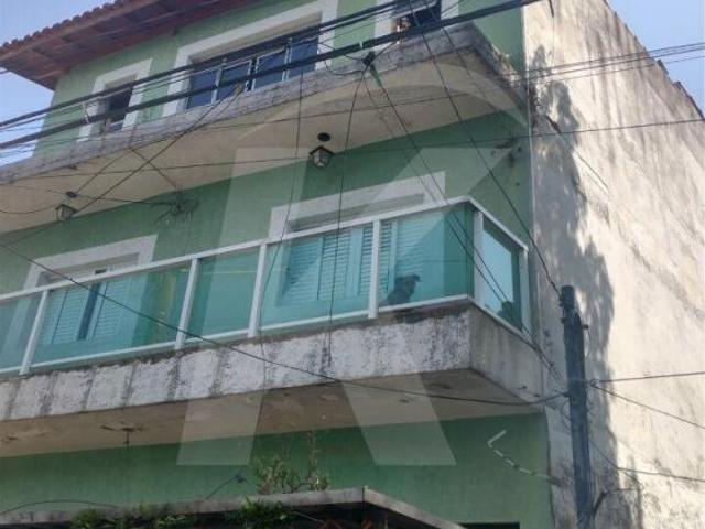 Sobrado com ponto Comercial, sendo 1 Loja e 1 casa nos fundos Parque Edu Chaves
