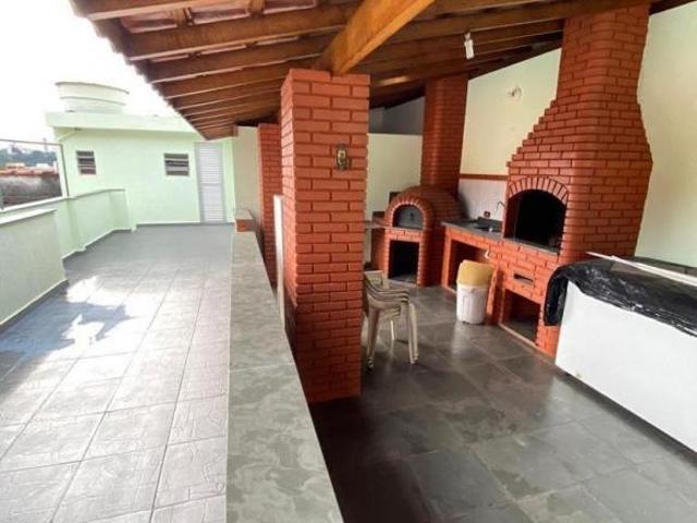 Sobrado com quatro dormitórios sendo dois suítes em Conjunto Residencial Buta.