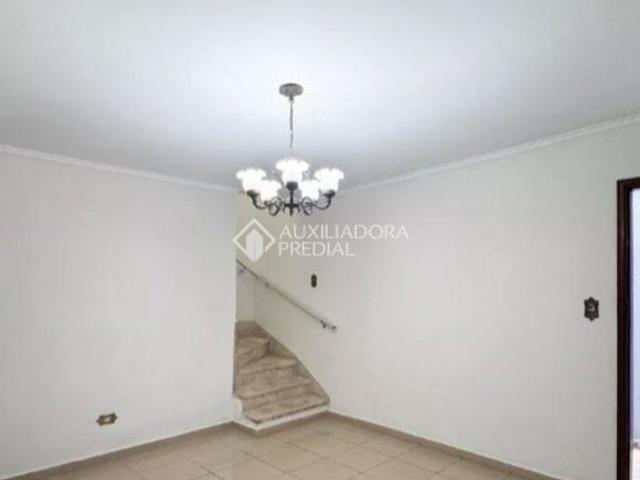 Sobrado com Quintal Vago Alves Dias