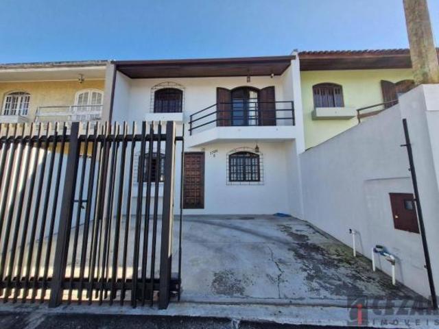 Sobrado com Quintal, 3 dormitórios à venda, 116 m² por R$ 590.000 Bairro Alto Curitiba/PR