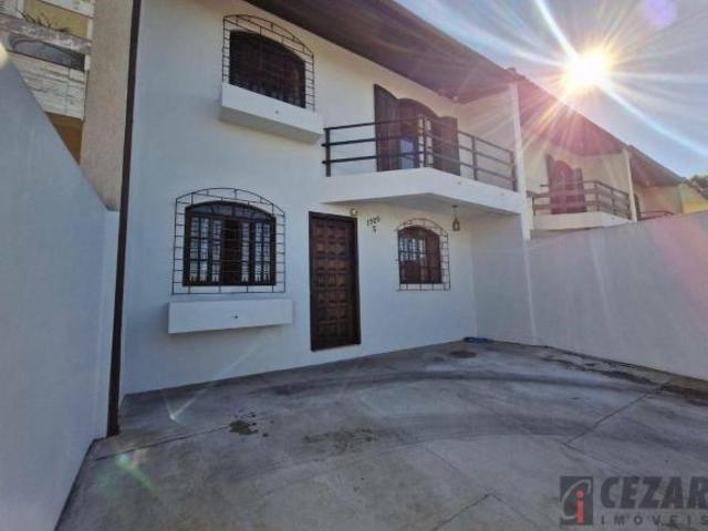 Sobrado com Quintal, 3 dormitórios à venda, 116 m² por R$ 590.000 Bairro Alto Curitiba/PR