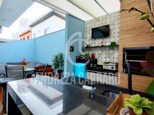 Sobrado com Spa no Condomínio Terras de São Francisco