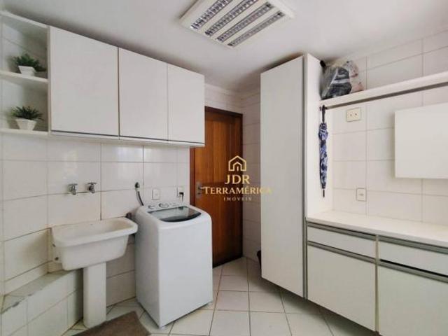 Sobrado com suíte e hidromassagem à venda no Jardim Jacyra em Americana | 3 dormitórios | Terreno 30