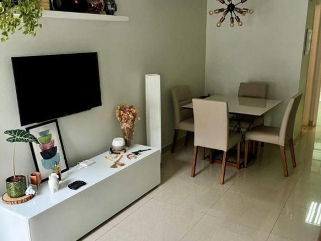 Sobrado com Suíte, Espaço Gourmet e Vagas de Garagem no Residencial Vista Verde!