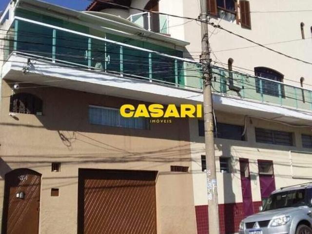 Sobrado com Suíte Master, Mezanino com Churrasqueira e 340 m² à Venda – Parque O