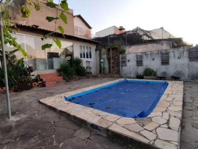 Sobrado com suíte, piscina e espaço gourmet no Jardim Sabará