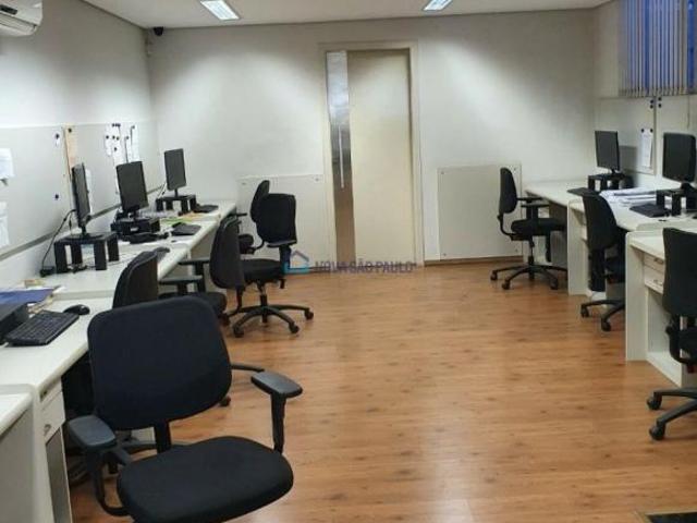 Sobrado Comercial 200m², 5 salas, 2 vagas Jabaquara