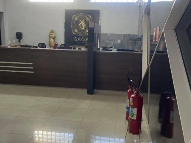 Sobrado Comercial à Venda ou Locação com 7 salas, 18 vagas de garagem, com 660 m² de terreno Cháca