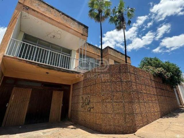Sobrado comercial à venda no Bandeirantes